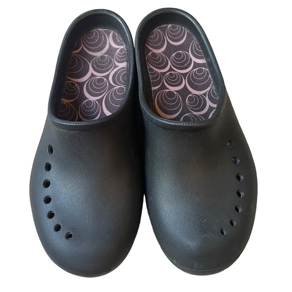 CROCS | Shoes | Crocs Tully Cushioned Clogs Size 7 | Poshmark